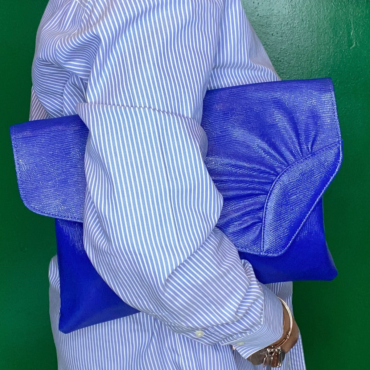 Blueberry Snake Clutch Bag – The Consignment Mixer